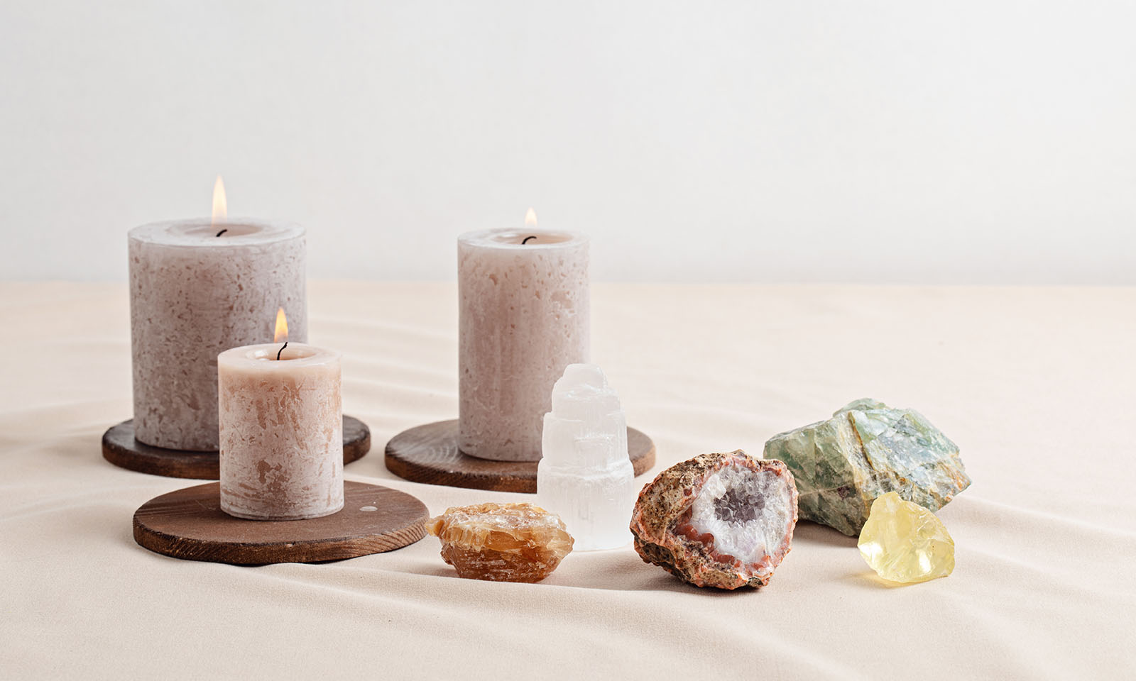 Crystals for Sleep: 15 Most Powerful Stones for a Good Rest - SOLANCHA